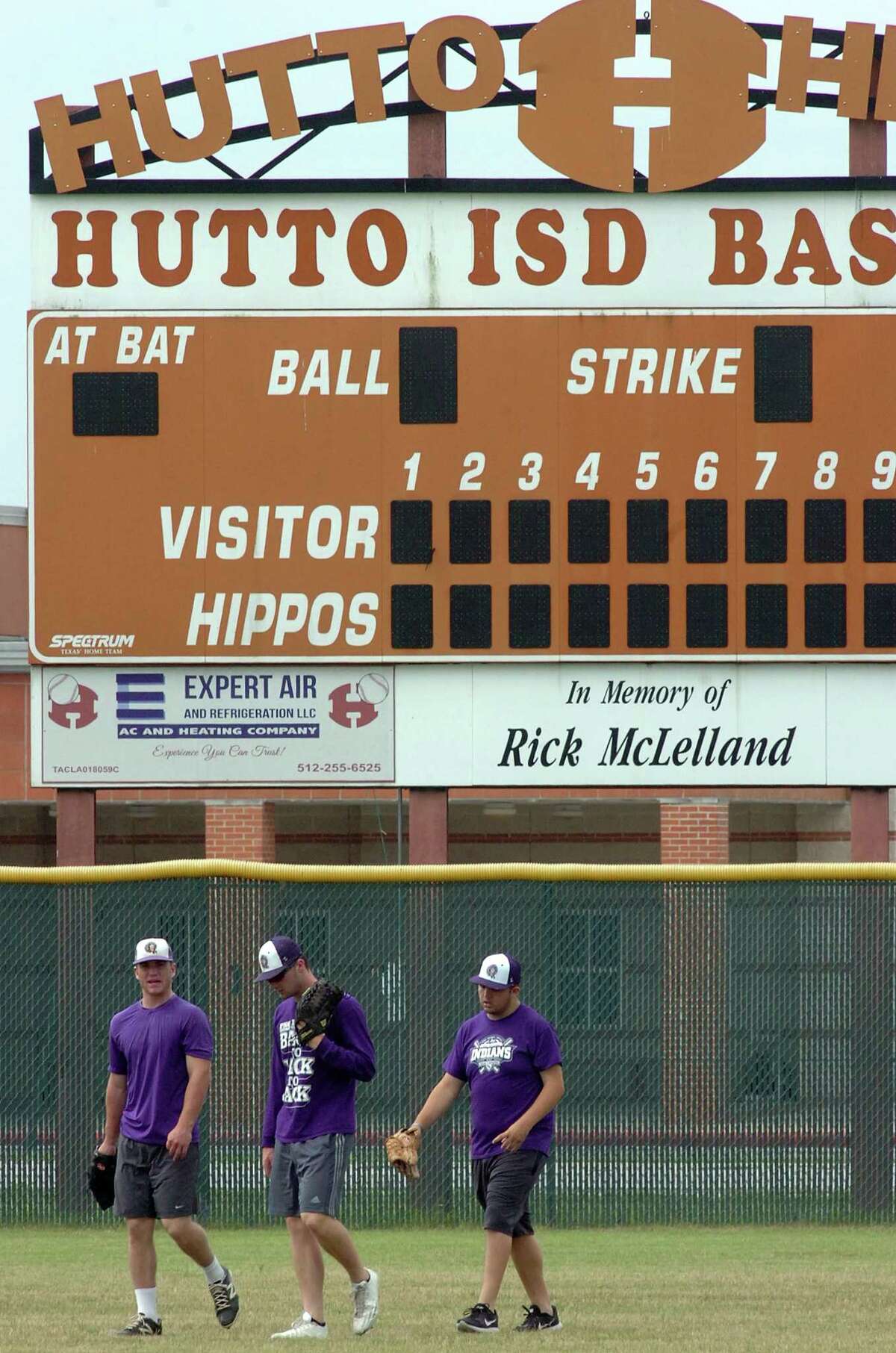 PN-G baseball takes in final practice ahead of state final