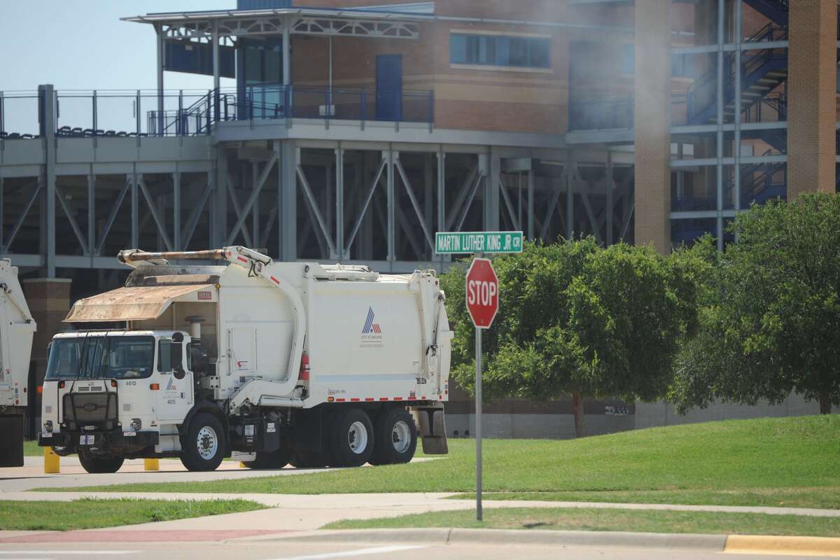 Road-E-O competition for waste disposal truck drivers