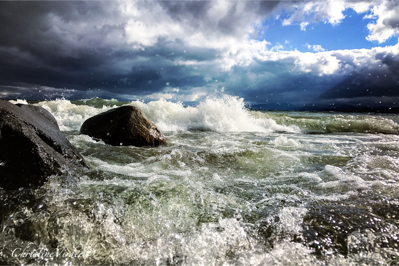 Storm churns waves up to 6 feet on Lake Tahoe, drops foot of snow in Sierra