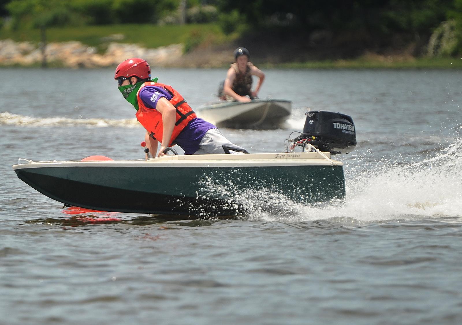 Students face off in Aqua Cup Boat Race