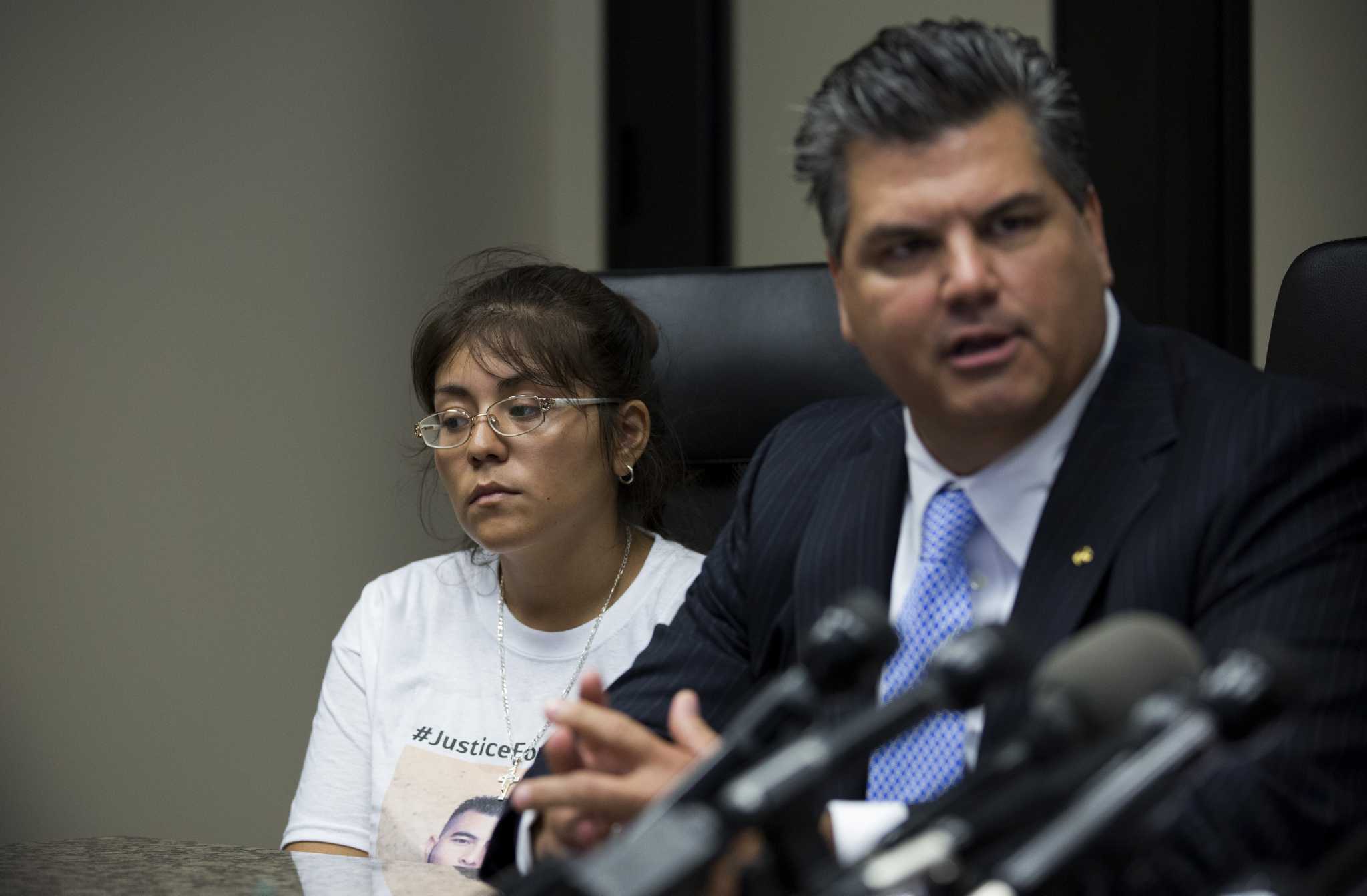 Documents reveal man charged in killing at Denny's was a trained MMA ...