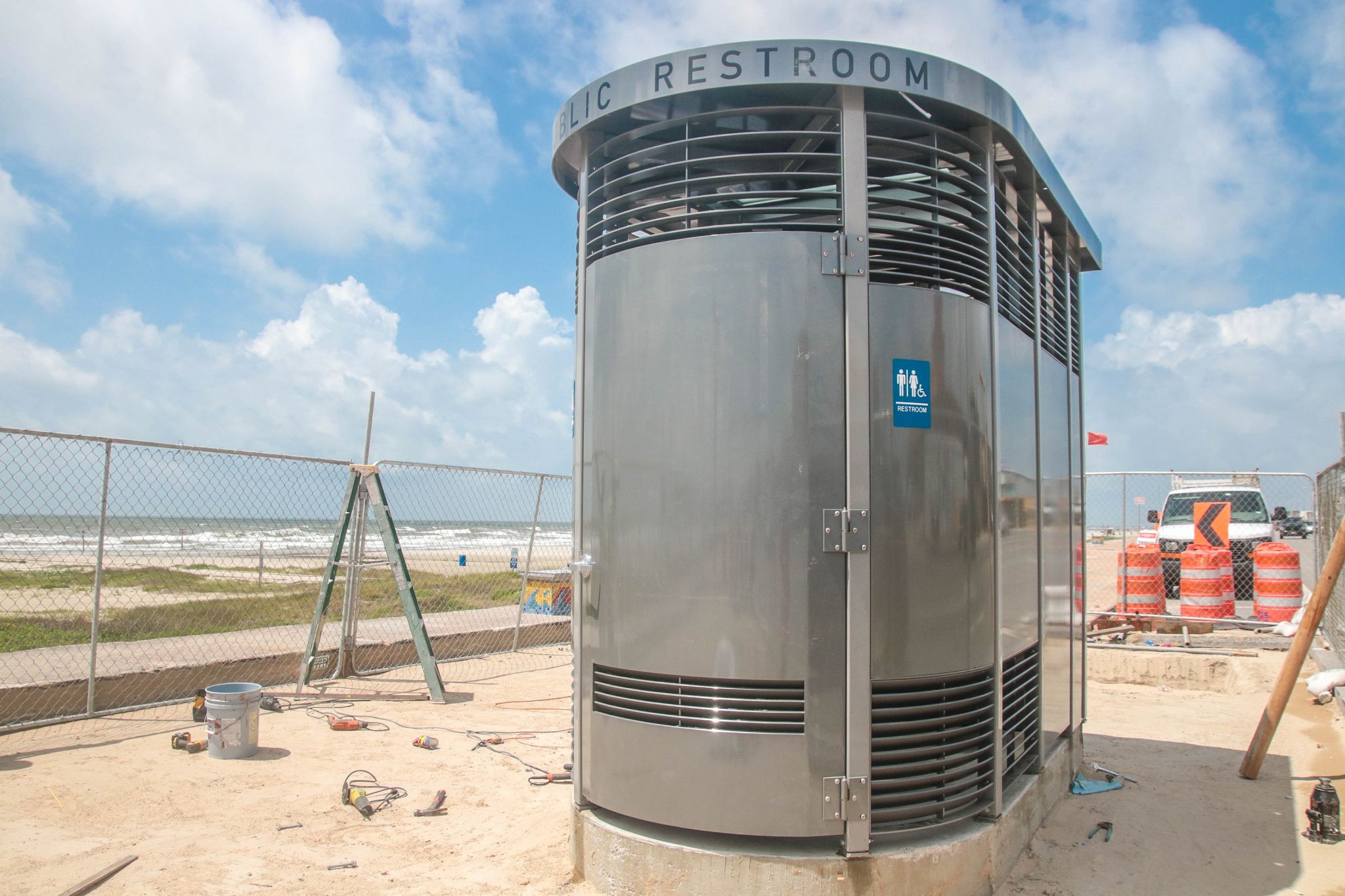 The first Portland Loo bathroom arrives at Galveston Seawall