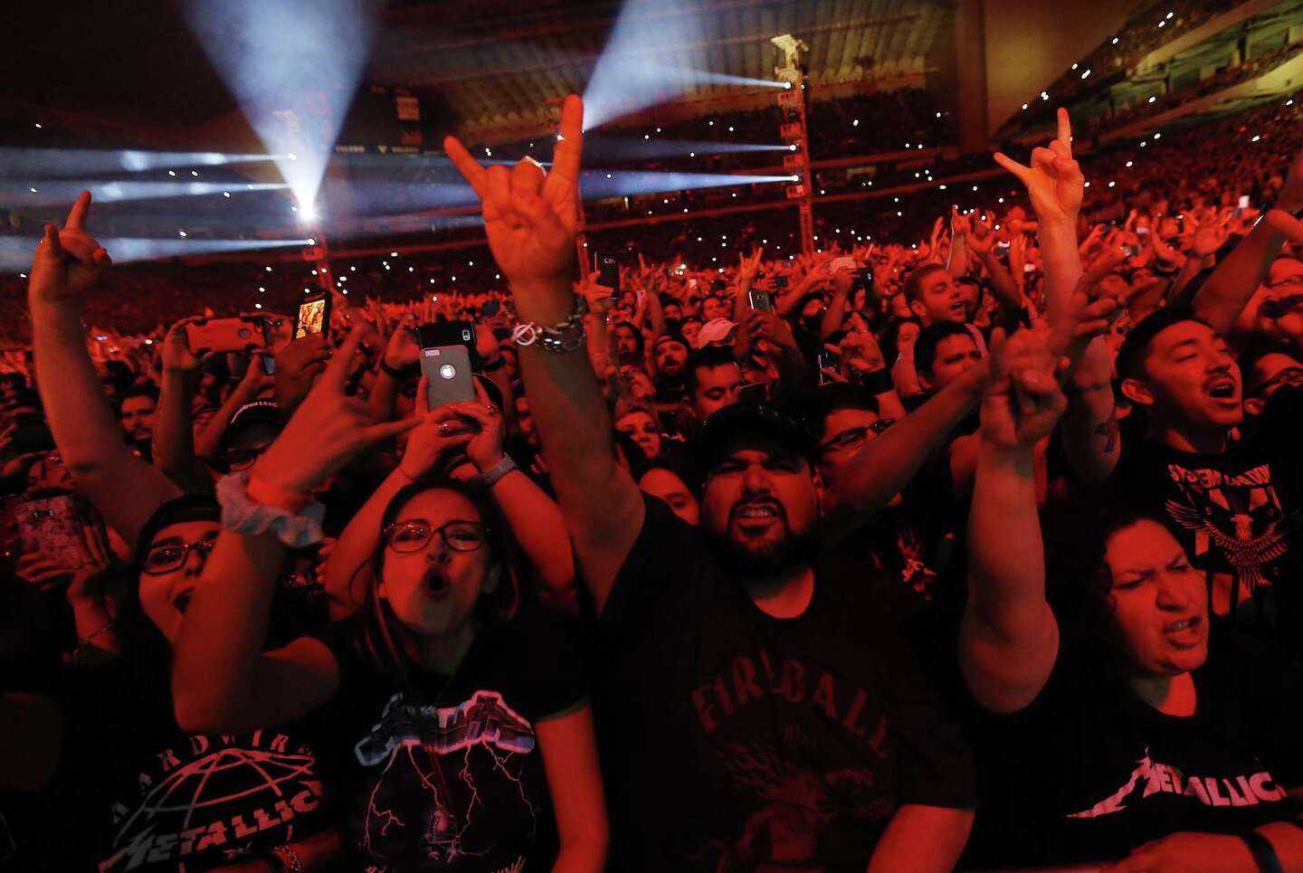 Does Metallica require concert venues to stop selling beer, alcohol ...