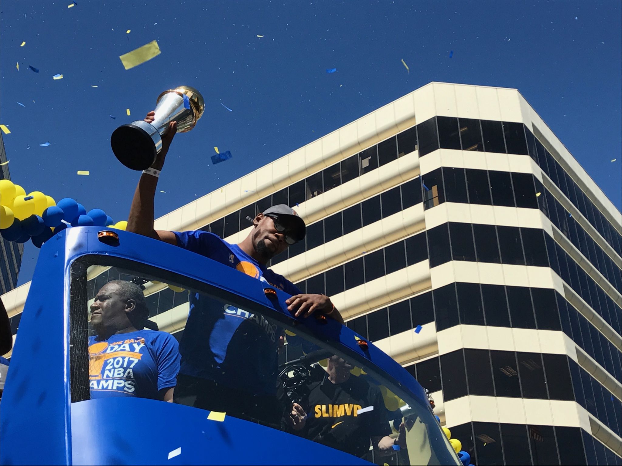 Warriors parade tips off with thousands of cheering fans on hand