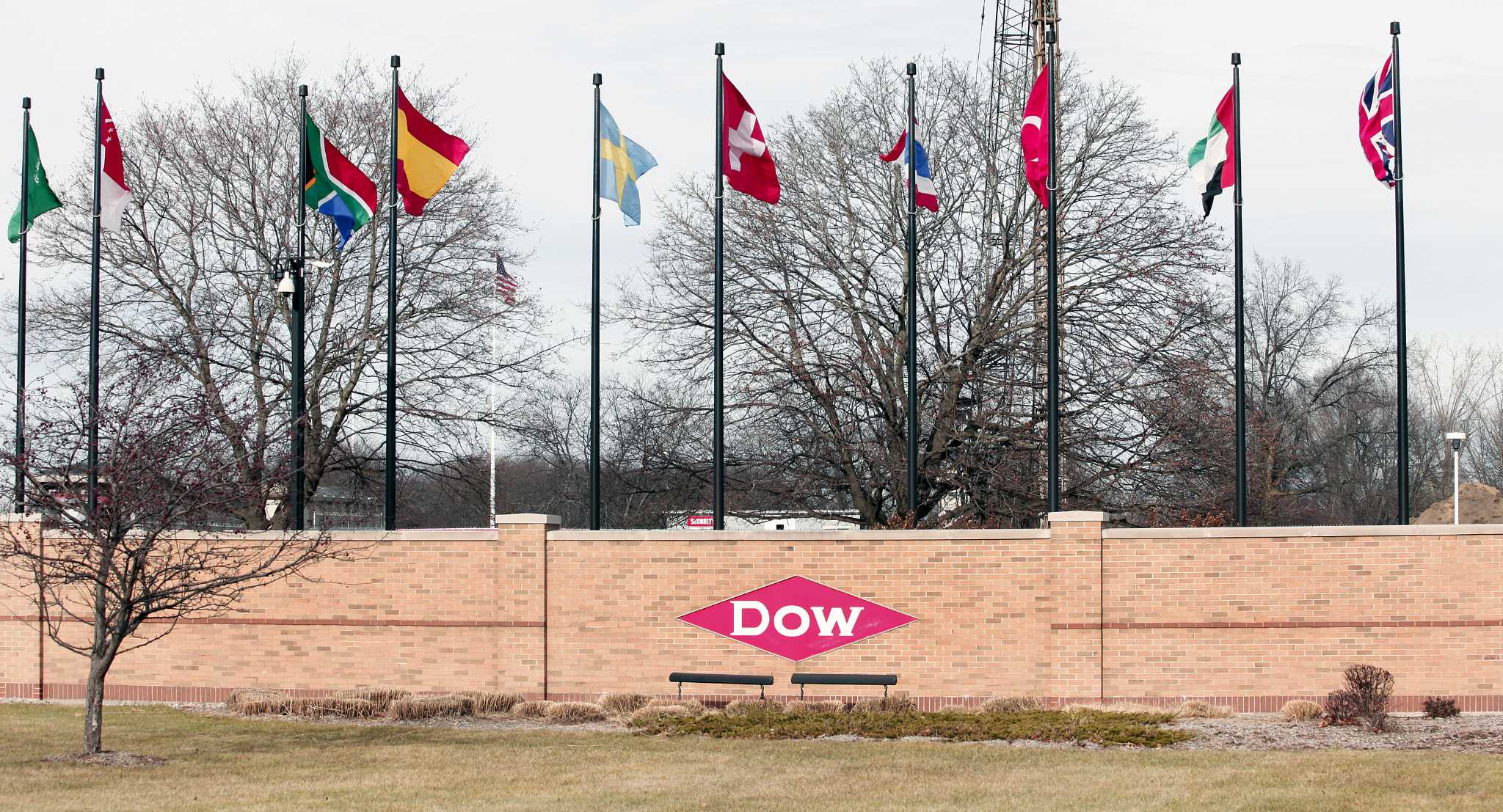 Dow locks out more than 200 workers in Deer Park