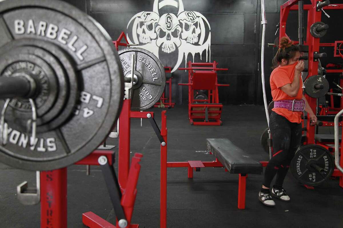UTSA’s lead woman powerlifter under 5 feet but full of fire