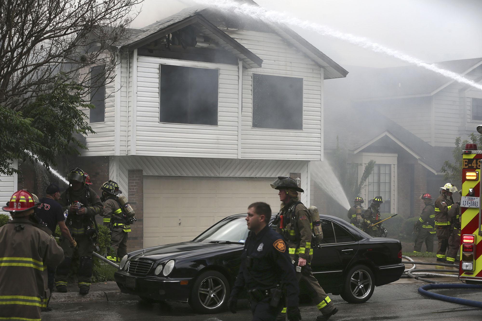 911 infrastructure showing cracks