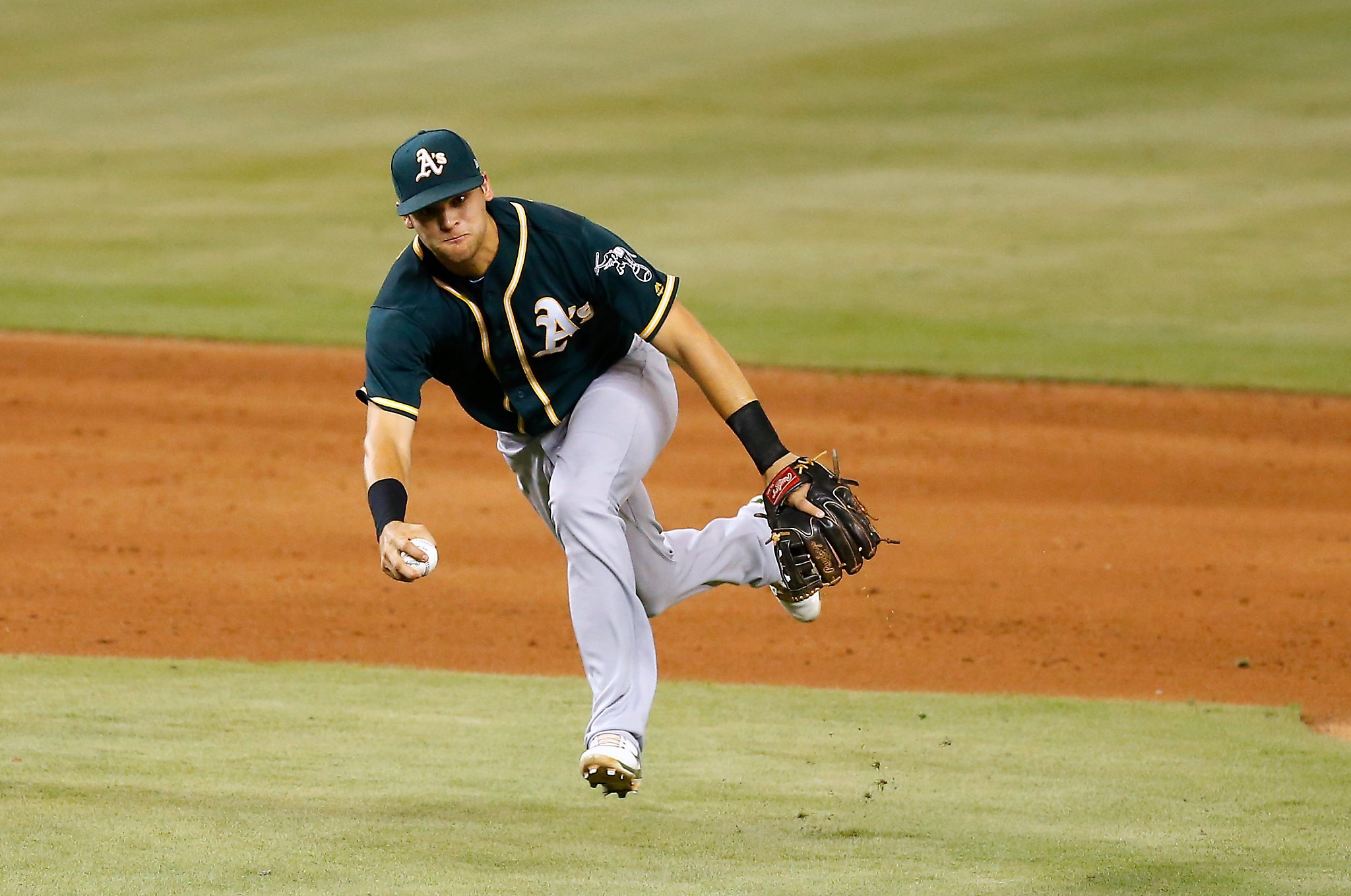 Chad Pinder has a ‘Ben Zobrist game’ for A’s; took a beating doing it