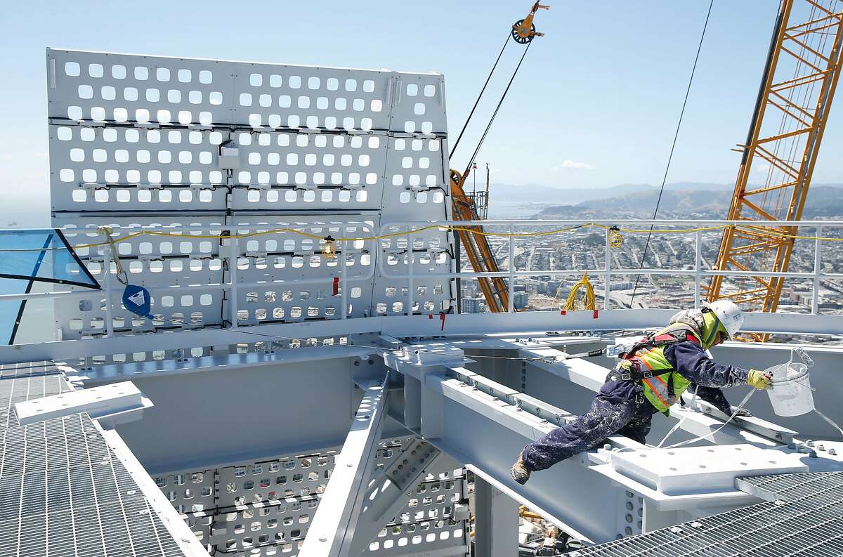 Visible 20 miles away: Salesforce Tower art lights up the SF skyline ...