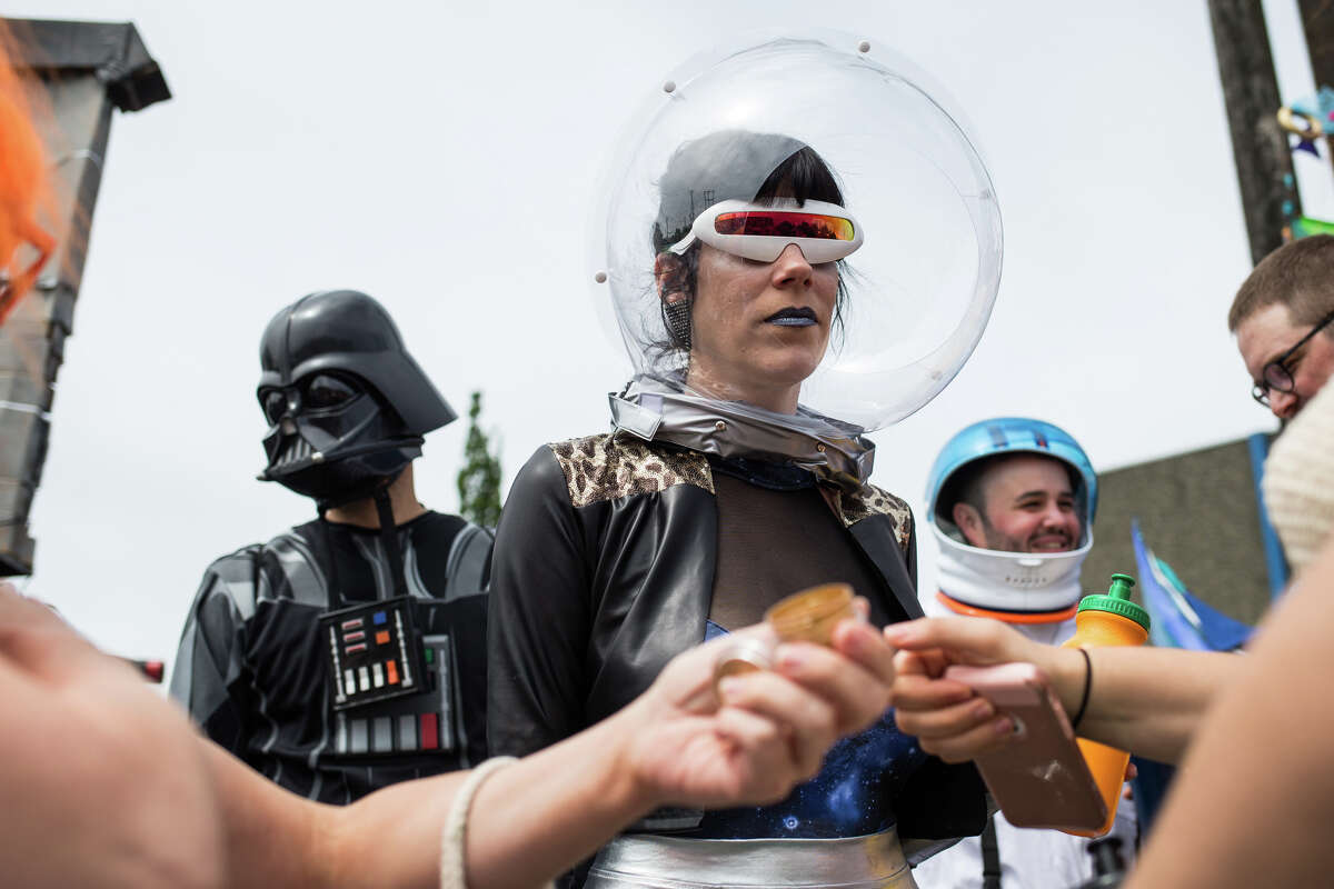 Solstice parade thrills, amuses, titillates in Seattle