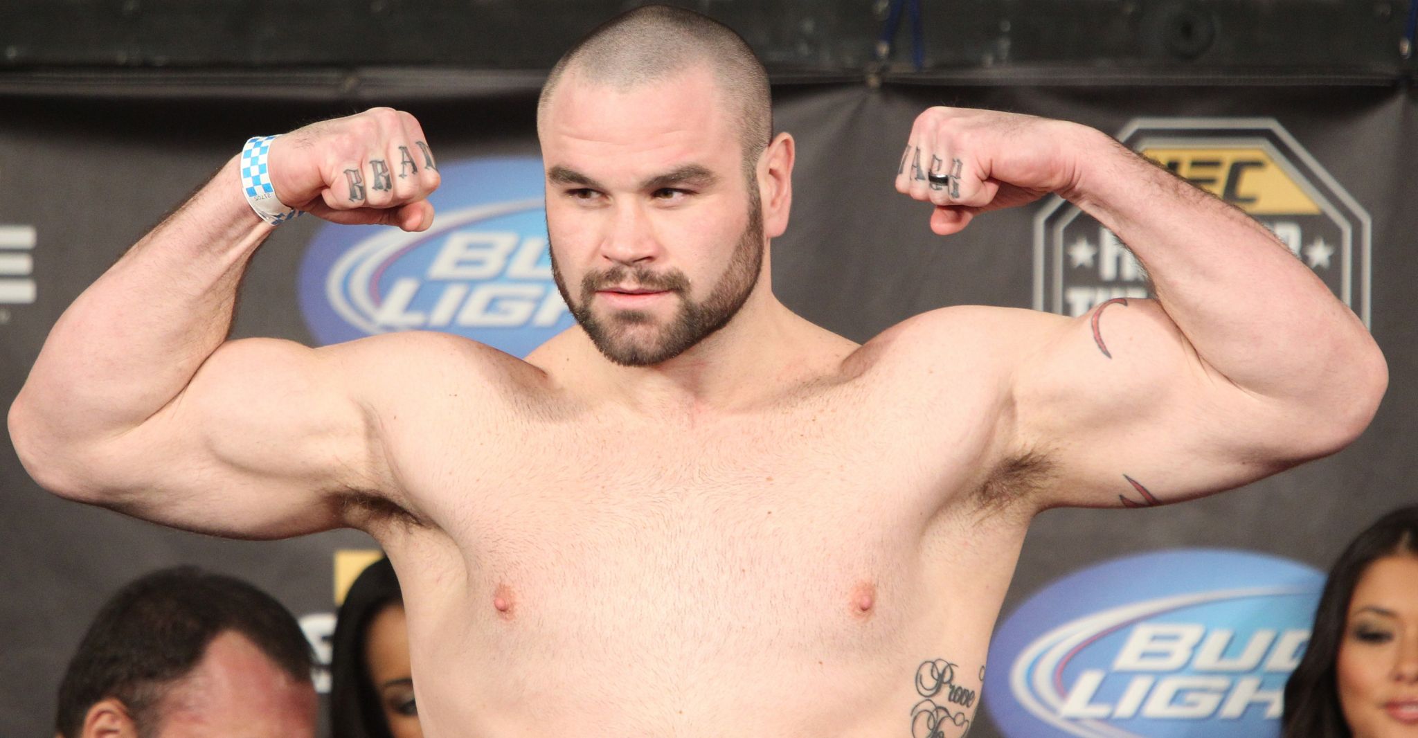 Tim Hague, UFC fighter turned boxer, dies at 33