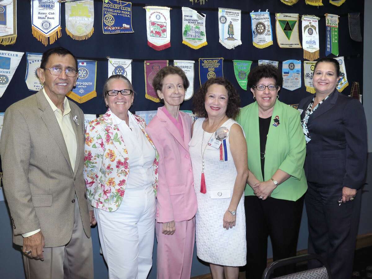 Se reúnen miembros de Laredo Rotary Club