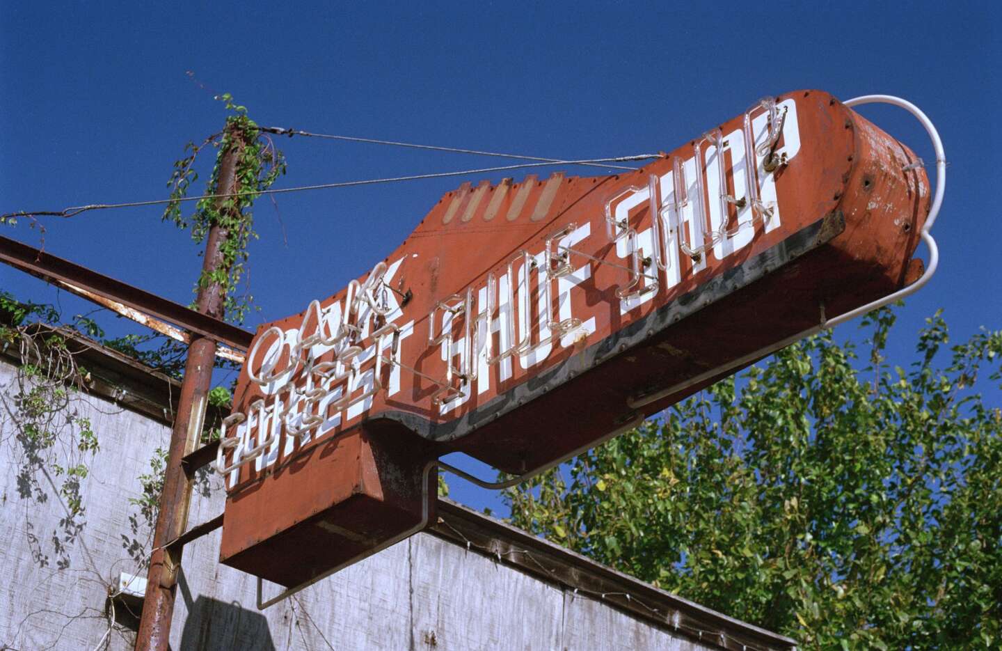 Legendary Houston boot maker Rocky Carroll has died