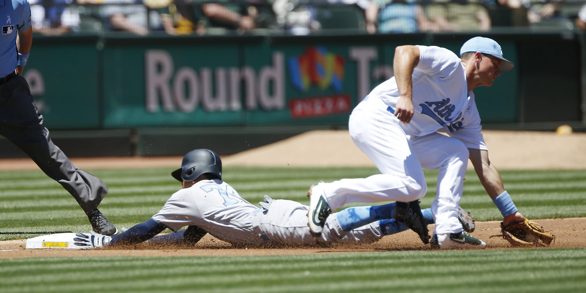 A’s Matt Chapman still receiving IV treatment for knee infection