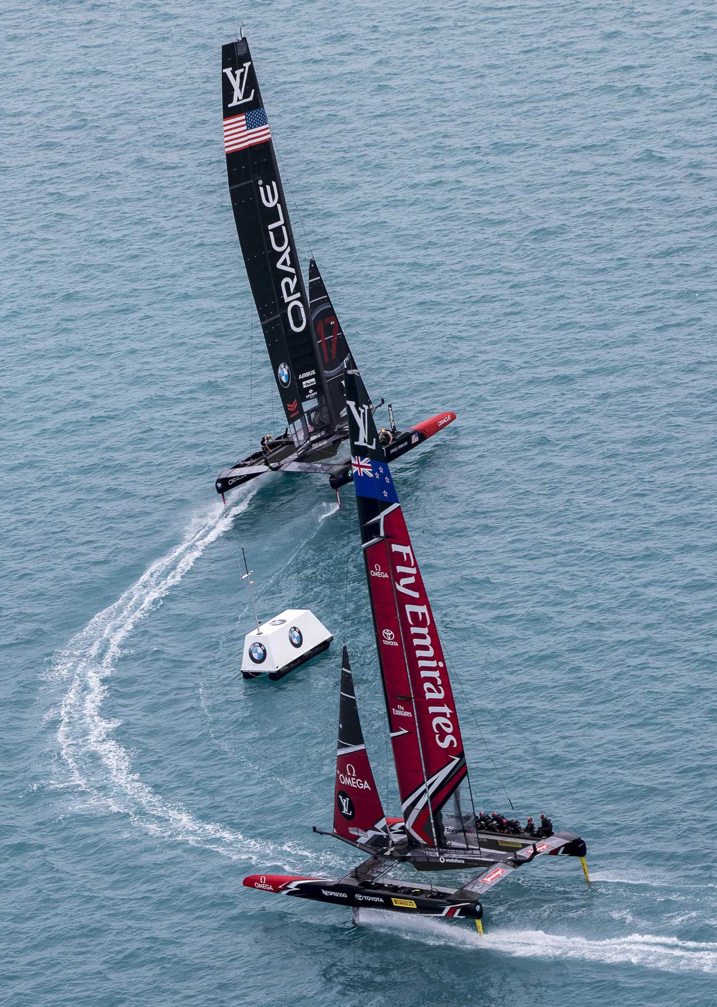 Oracle climbs back in race