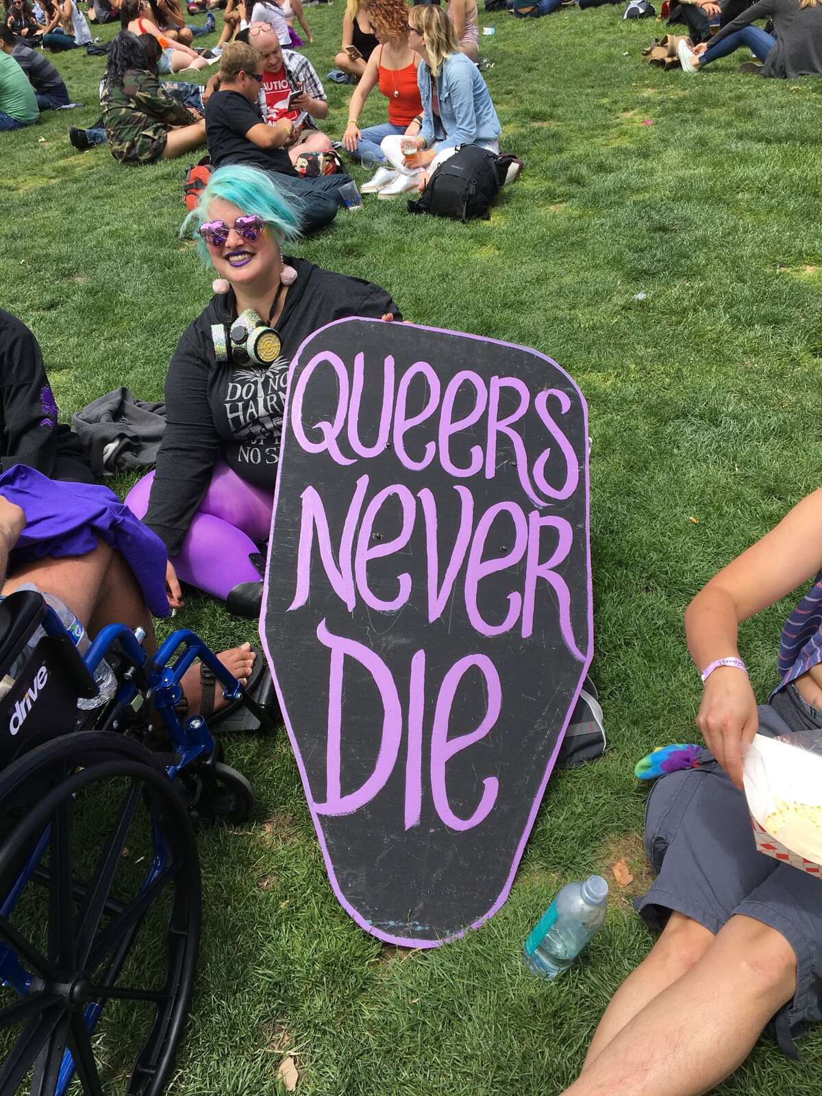 Satanic Temple urges people to order Satan-themed cakes to protest anti ...