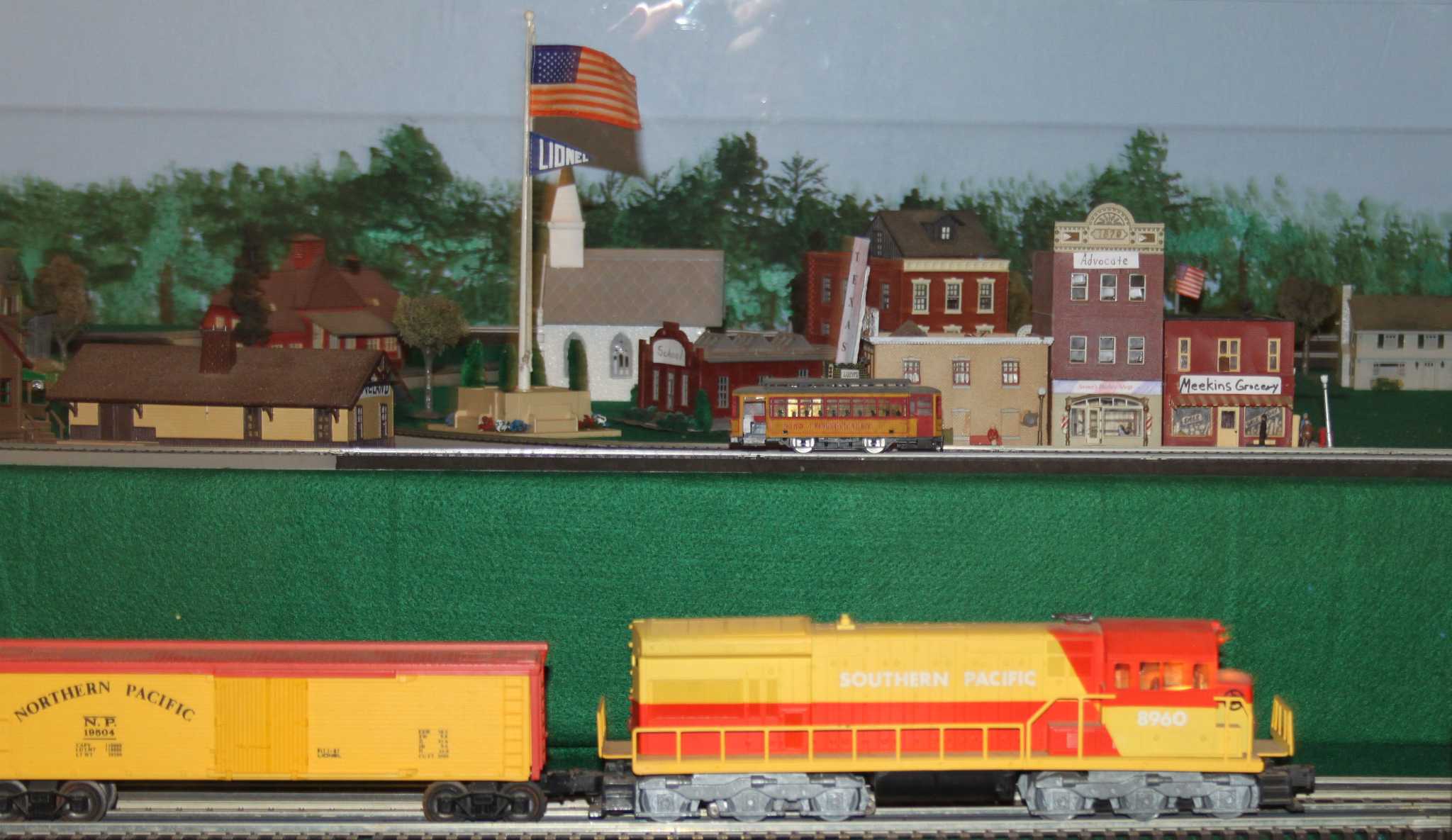 Cleveland museum sets up model train depot