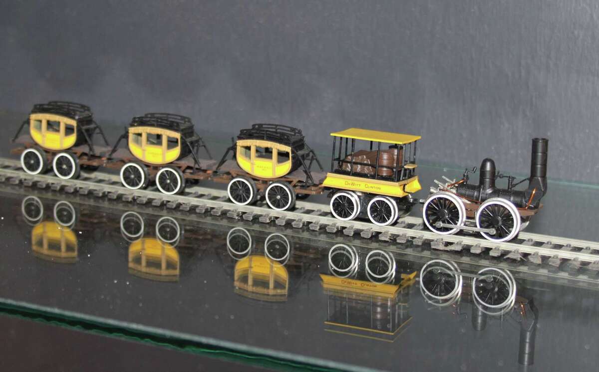Cleveland museum sets up model train depot