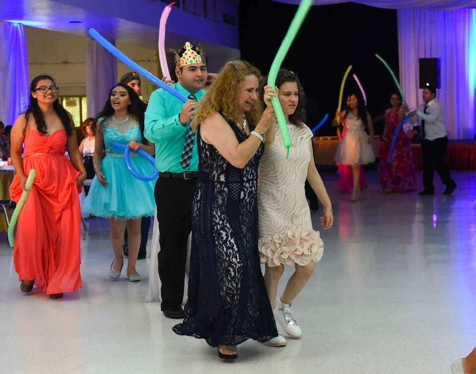 Laredo-area students with autism get a prom to remember