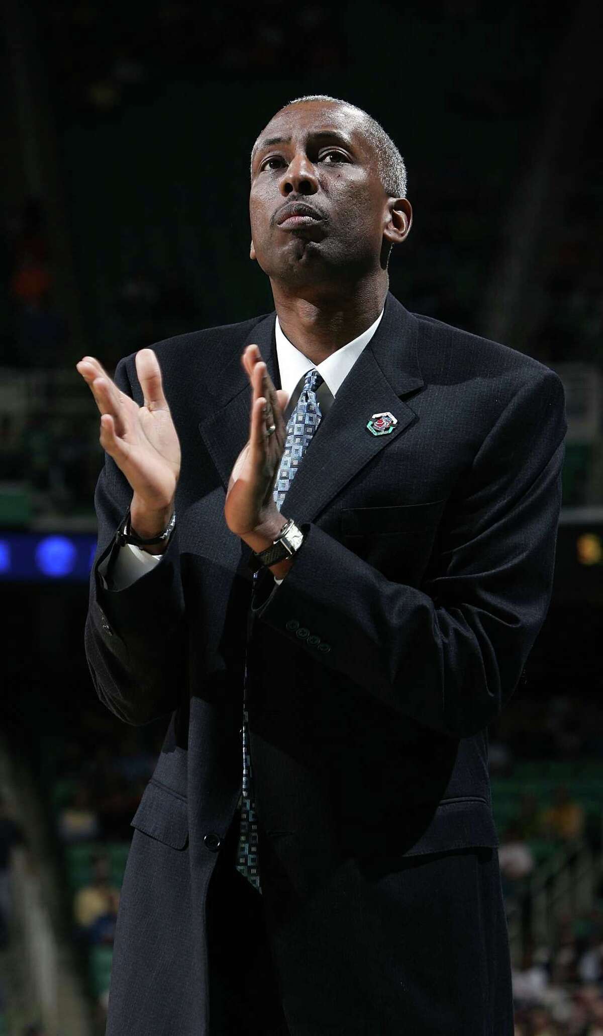 Former Siena basketball coach Louis Orr dies at 64