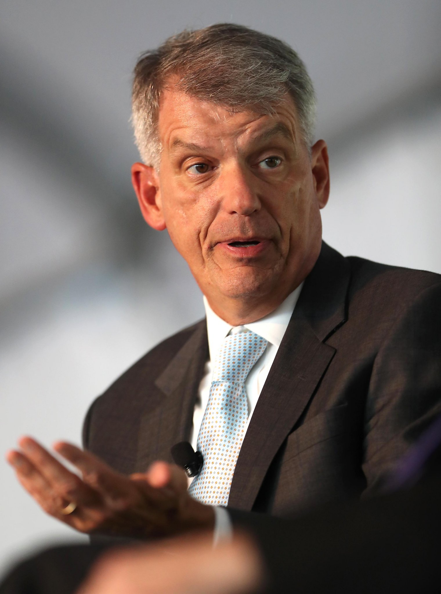 New Wells Fargo CEO defends board that got it into this mess ...