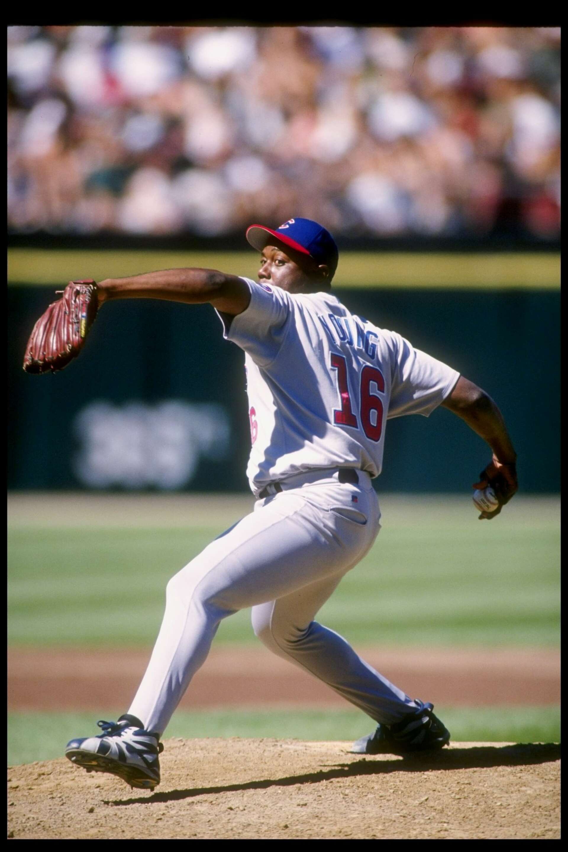 Former UH, Astros pitcher Anthony Young dead at 51