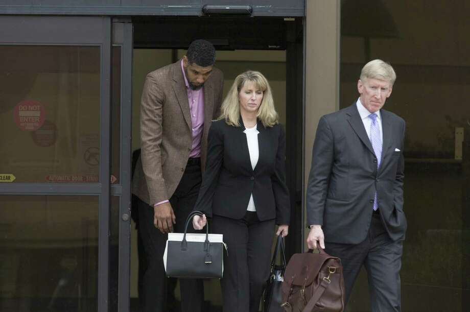 Duncan gives ex-money man a dressing down - San Antonio Express-News
