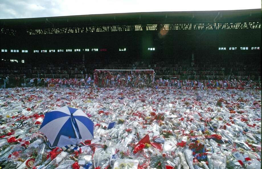 Scenes from 1989 Hillsborough Stadium disaster in Sheffield, England ...
