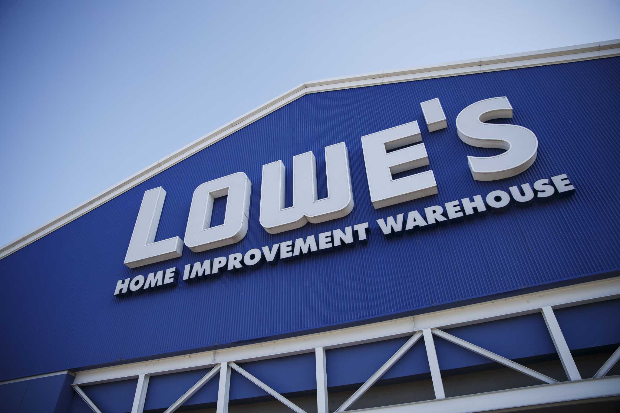 Lowe's to hire 200 employees at Texas job fairs as part of Harvey ramp up