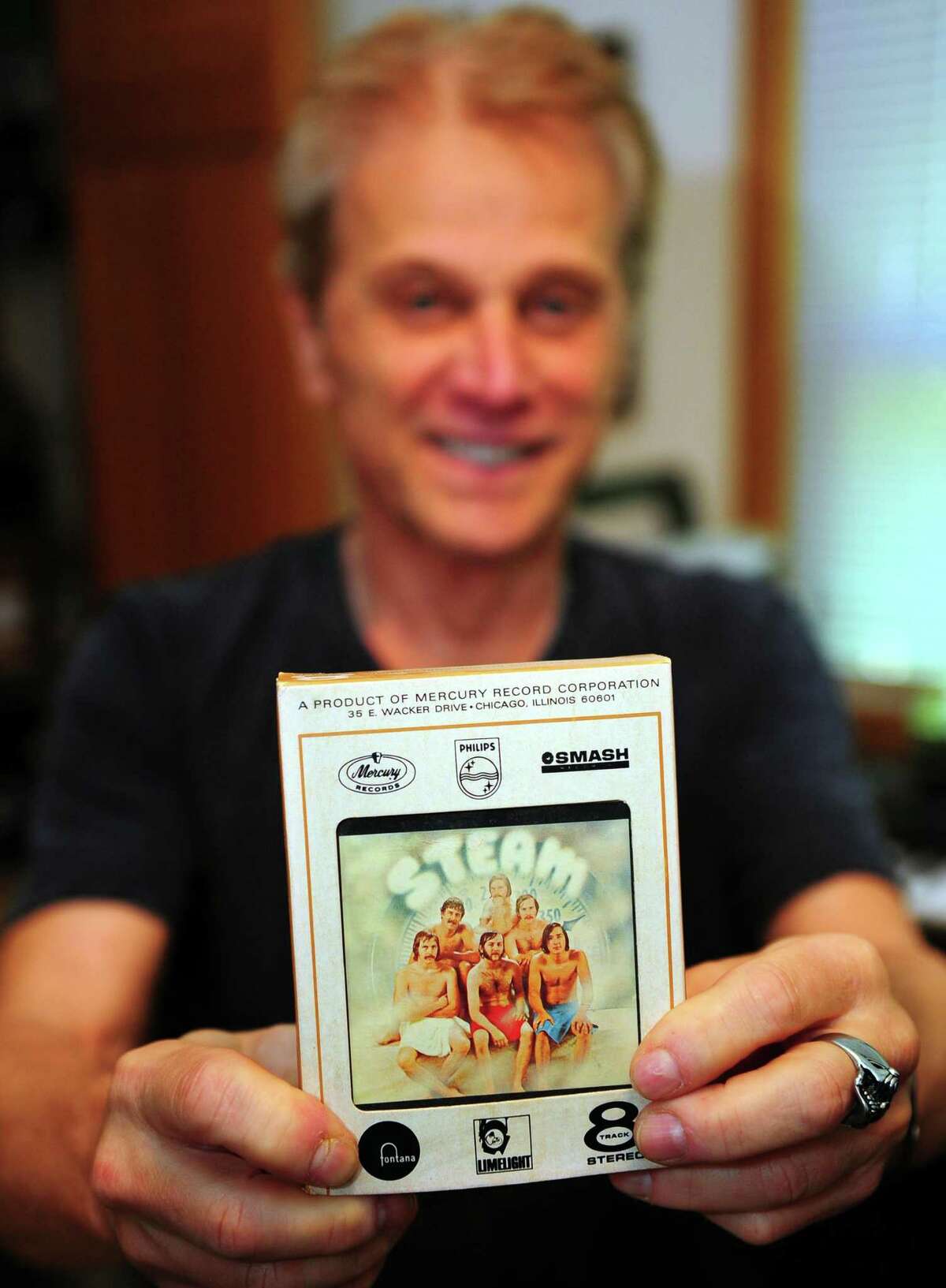 Songwriter Gary DeCarlo dies; wrote “Na Na Hey Hey Kiss Him Goodbye”