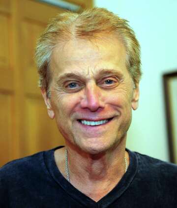 Songwriter Gary DeCarlo dies; wrote “Na Na Hey Hey Kiss Him Goodbye”
