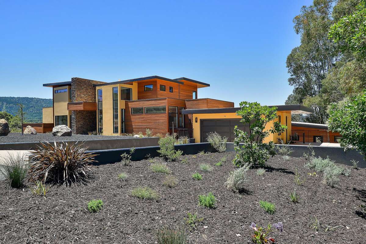 Striking elegance awaits in Woodside