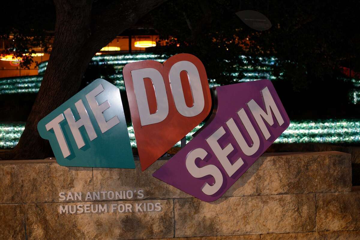 Photos: Adults-only tech party brought back the '90s at The DoSeum's ...