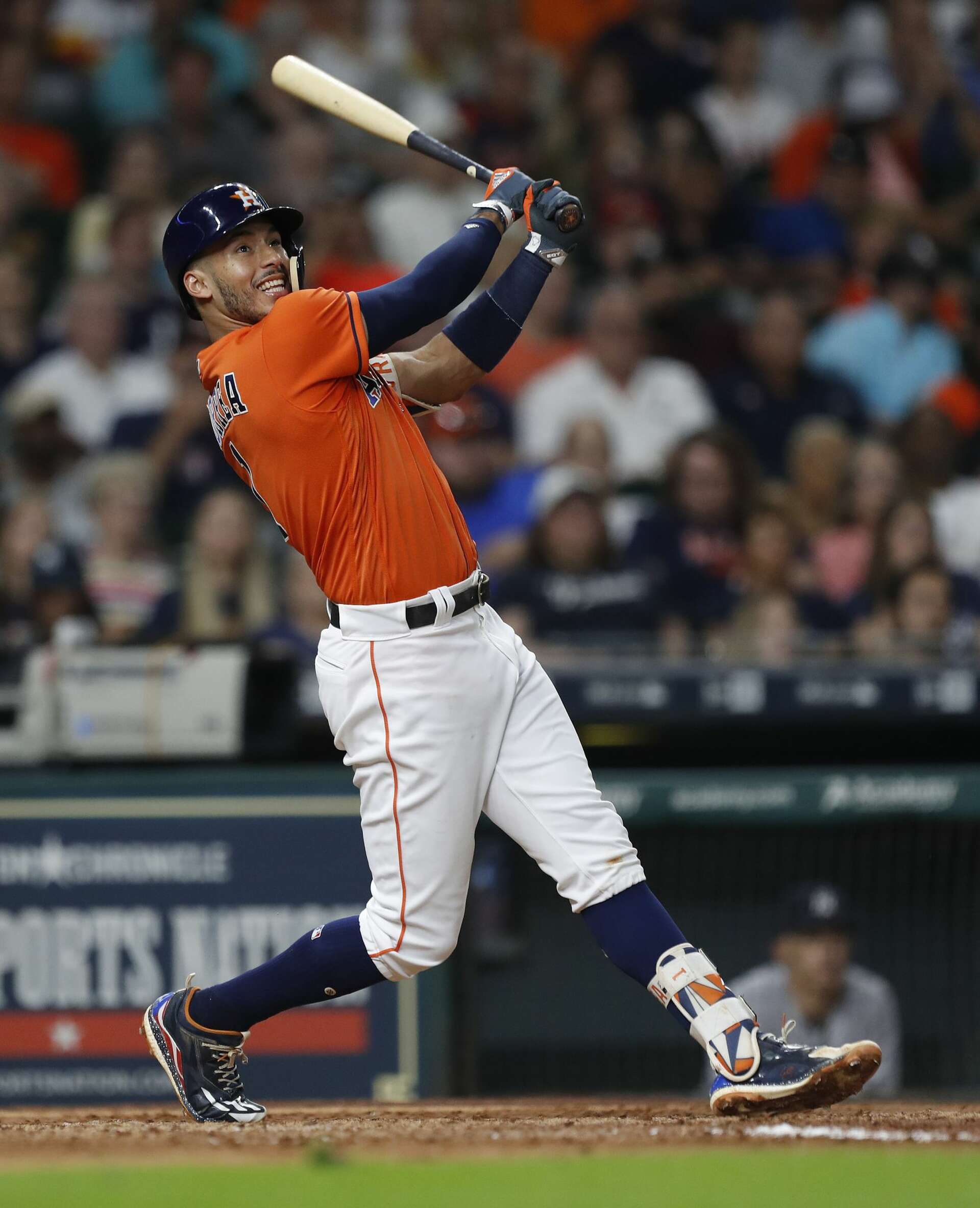 Astros' Carlos Correa declines invitation to Home Run Derby