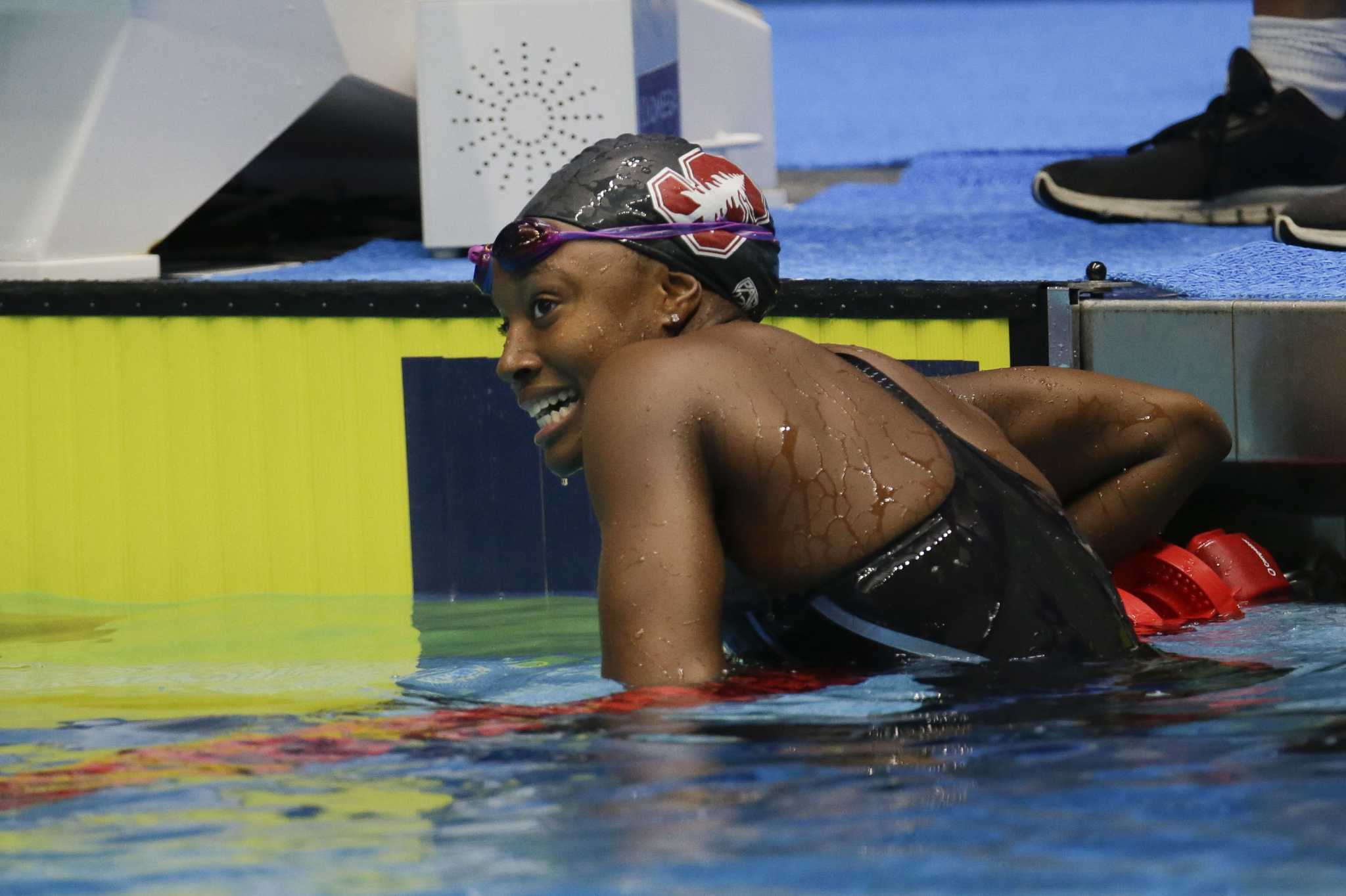 Simone Manuel wins 50-meter free at U.S. swimming nationals