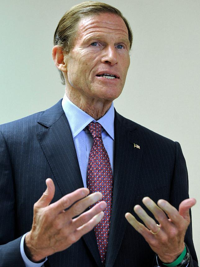 Blumenthal: require device to alert parents who leave child in car