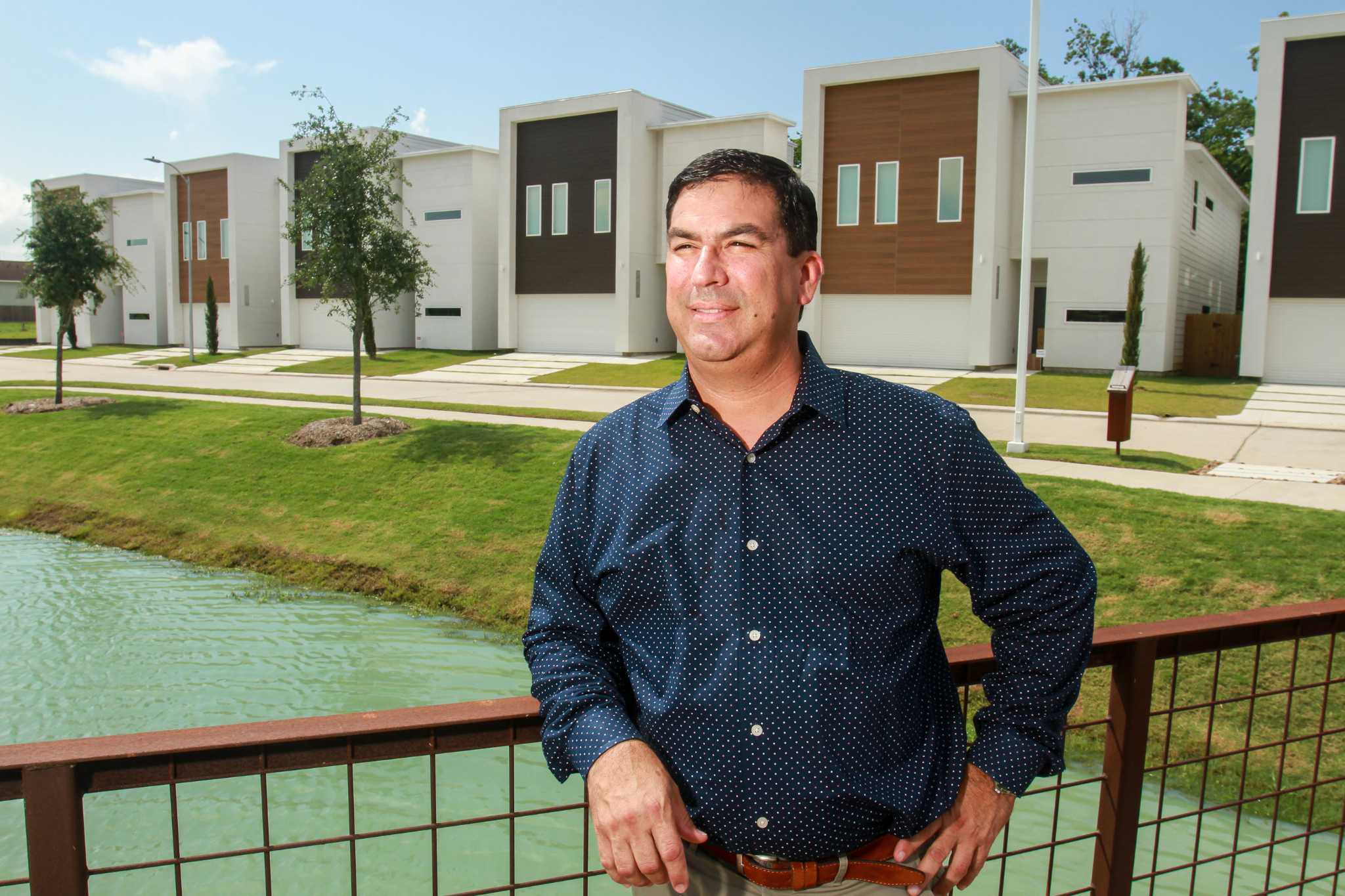 new-housing-grows-in-transitioning-acres-homes-area