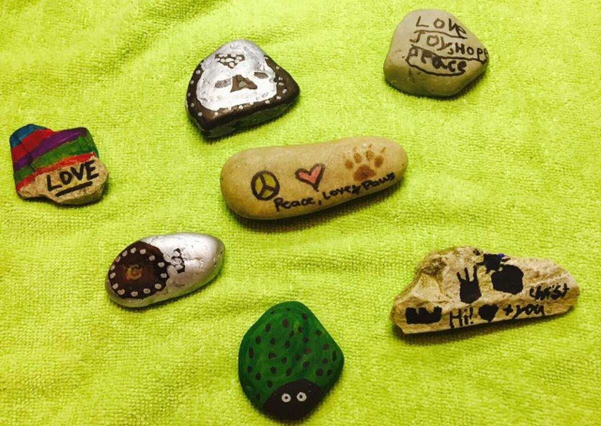 Rock painting group spreads hope, kindness in Glen Carbon