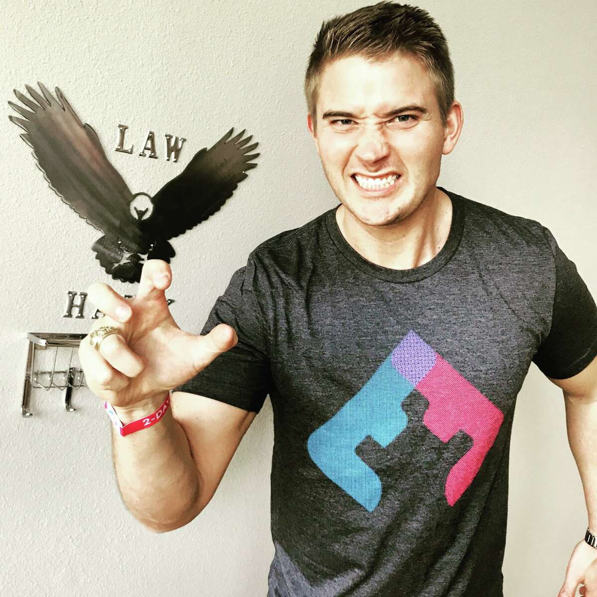 Video: Texas attorney lights 2,000 Black Cat Fireworks off his head and ...