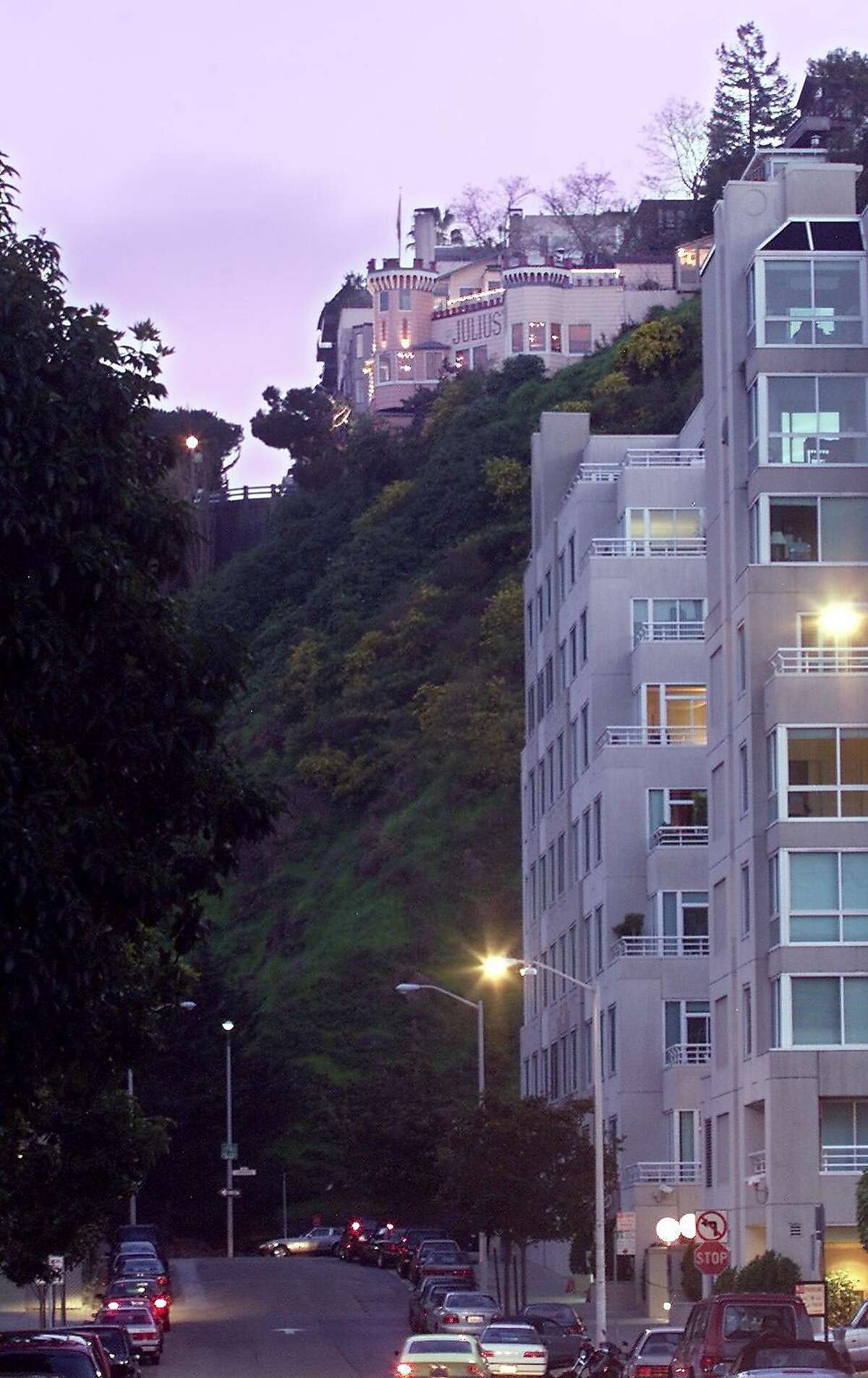 Julius’ Castle restaurant gets the OK to reopen on Telegraph Hill