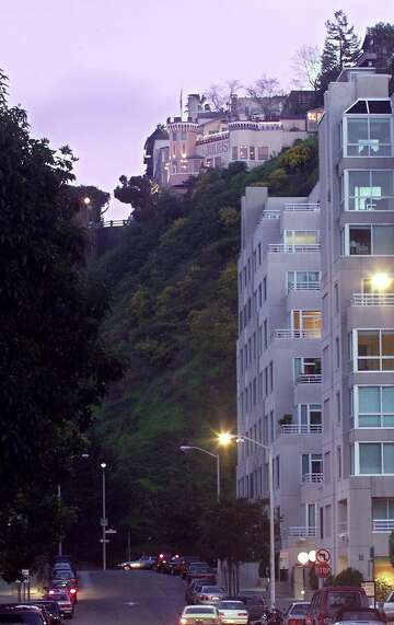 Julius’ Castle restaurant gets the OK to reopen on Telegraph Hill