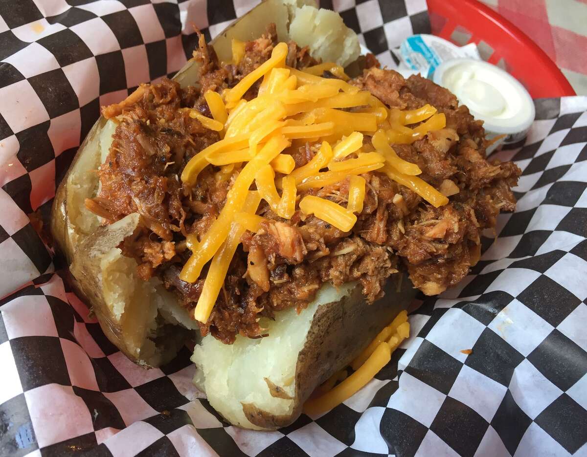 Review: Rusty Bucket BBQ has new owners, new items, new polish