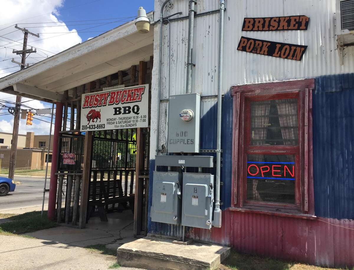 Review: Rusty Bucket BBQ has new owners, new items, new polish