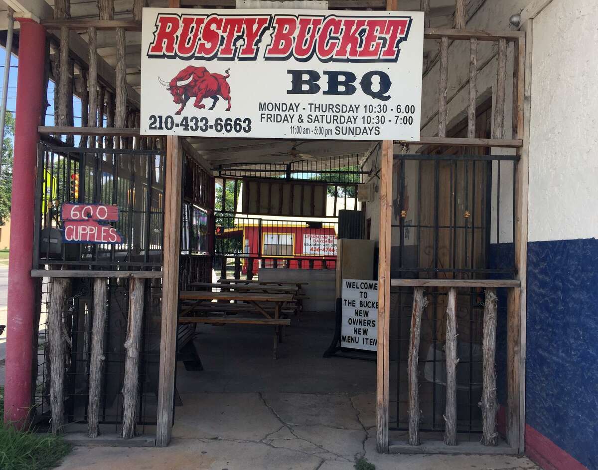Review: Rusty Bucket BBQ has new owners, new items, new polish