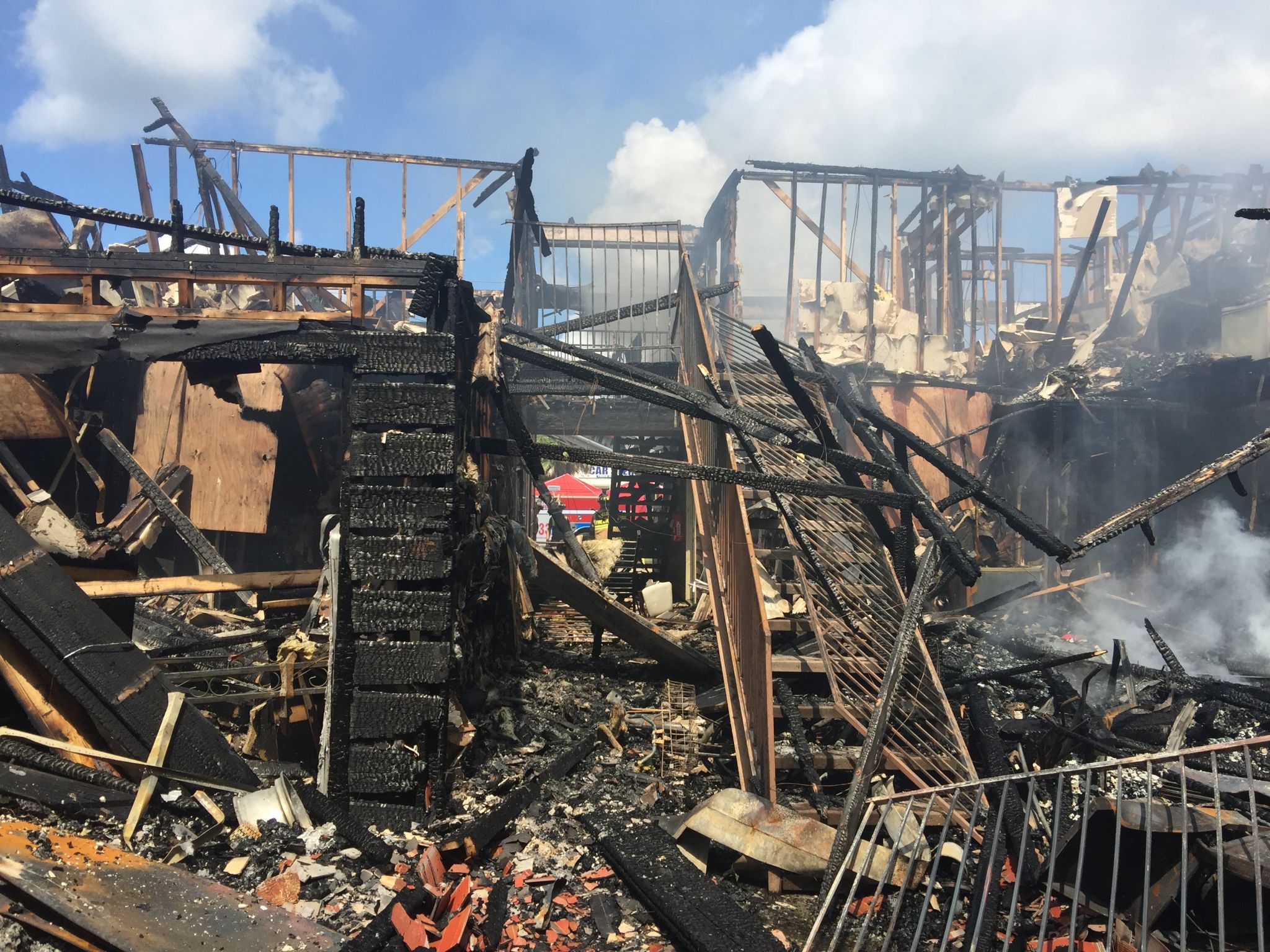 3 dead in Crosby apartment fire
