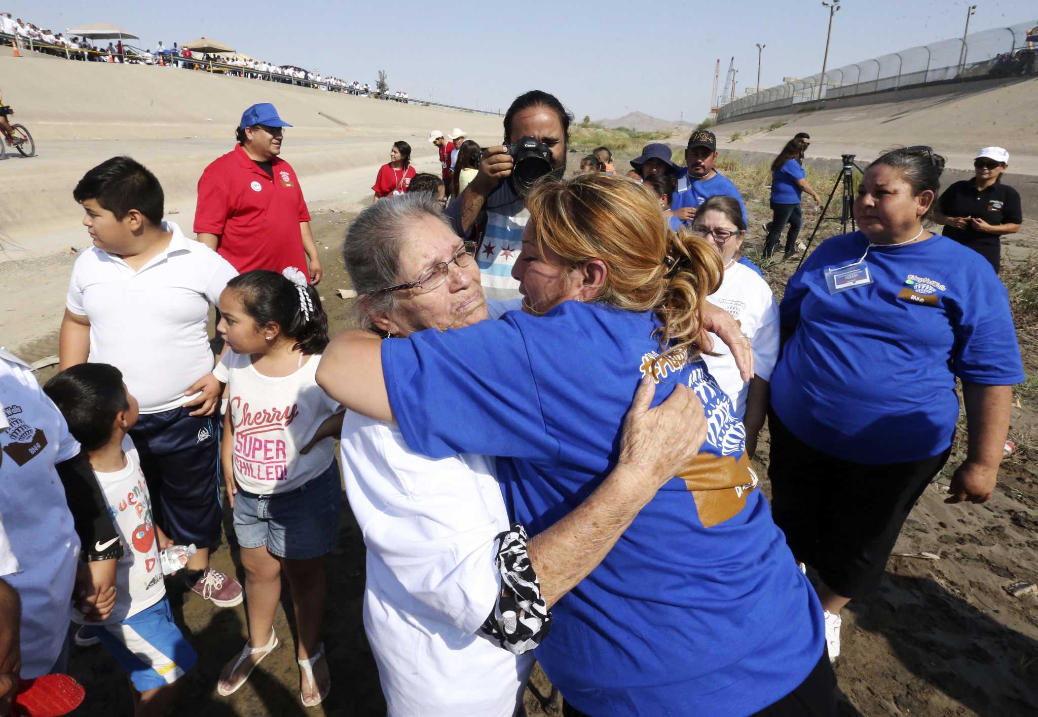 Texas border city considers helping U.S. jail immigrants
