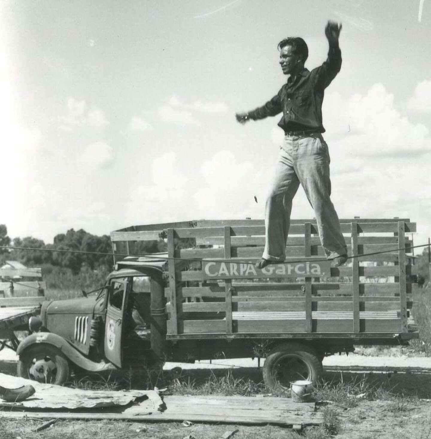 Carpas, Mexican-American circus troupes, drew big crowds through the 1940s