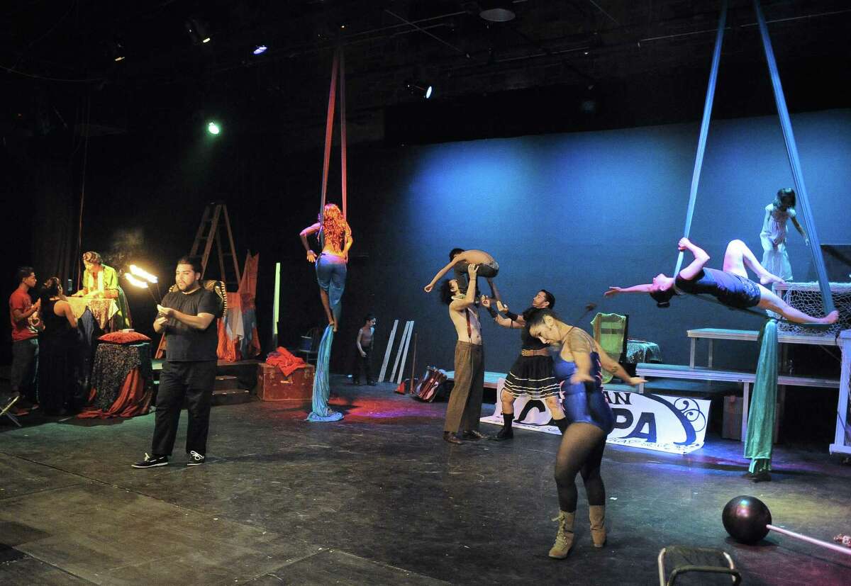 Carpas, Mexican-American circus troupes, drew big crowds through the 1940s