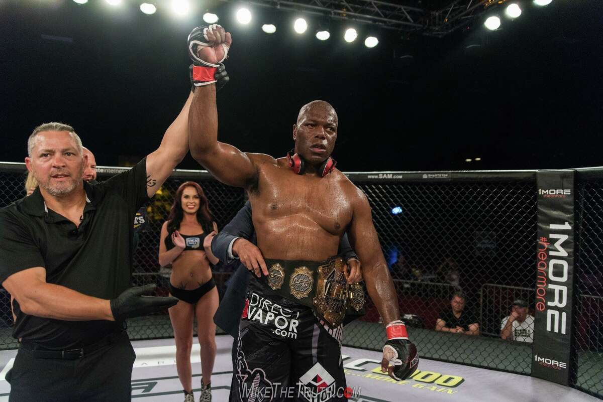 Meet the SAPD officer who moonlights as an MMA fighter - and is a ...