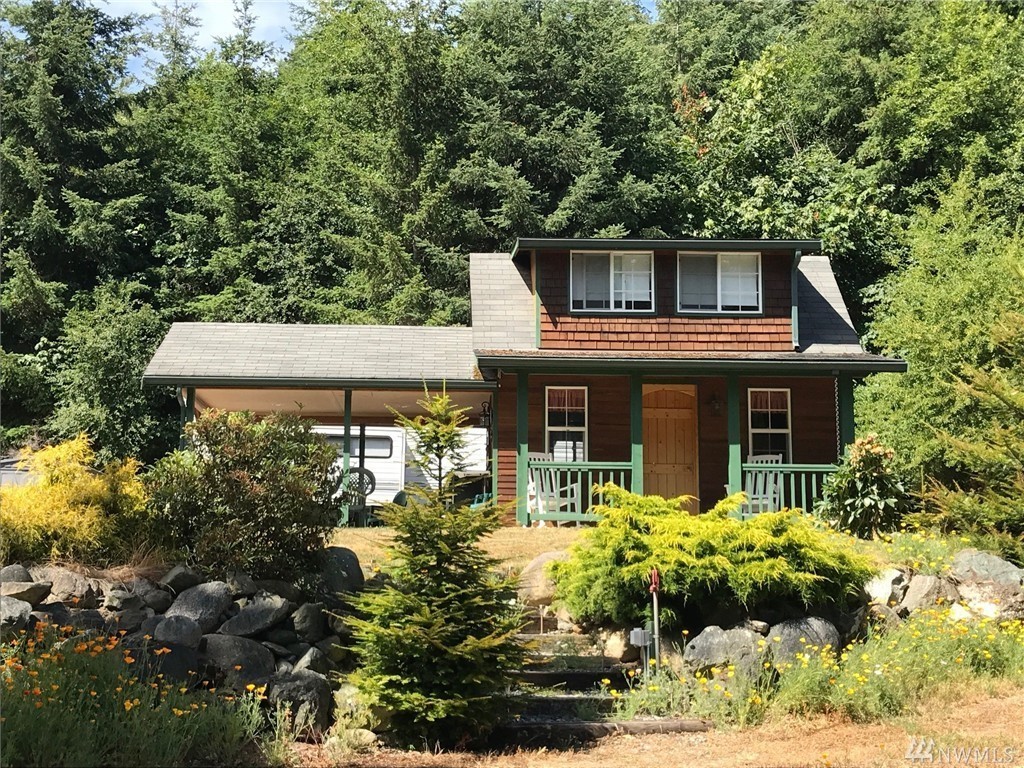 Island getaways: These 2 quaint cabins won't break the bank